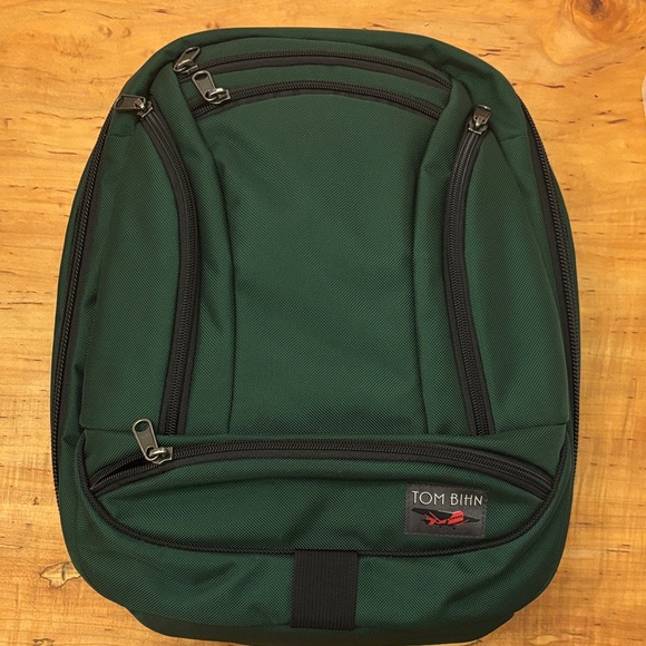 Tom Bihn | Bags | Tom Bihn Green Backpack With Gray Lining Synik 22 ...